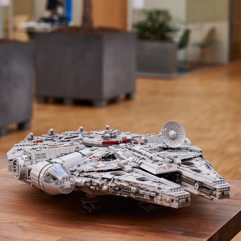 LEGO® Star Wars 75192 - Millennium Falcon™ - StarBriques.com